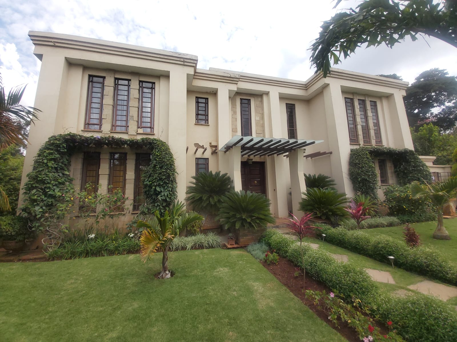 RESIDENTIAL PROPERTY IN KAREN – NAIROBI COUNTY | Kenyan Auctioneers ...